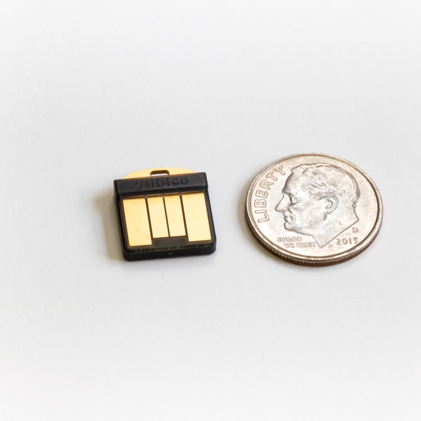 Yubico YubiKey Nano hardware token (FIPS) (5060408464250) | Buy for ...